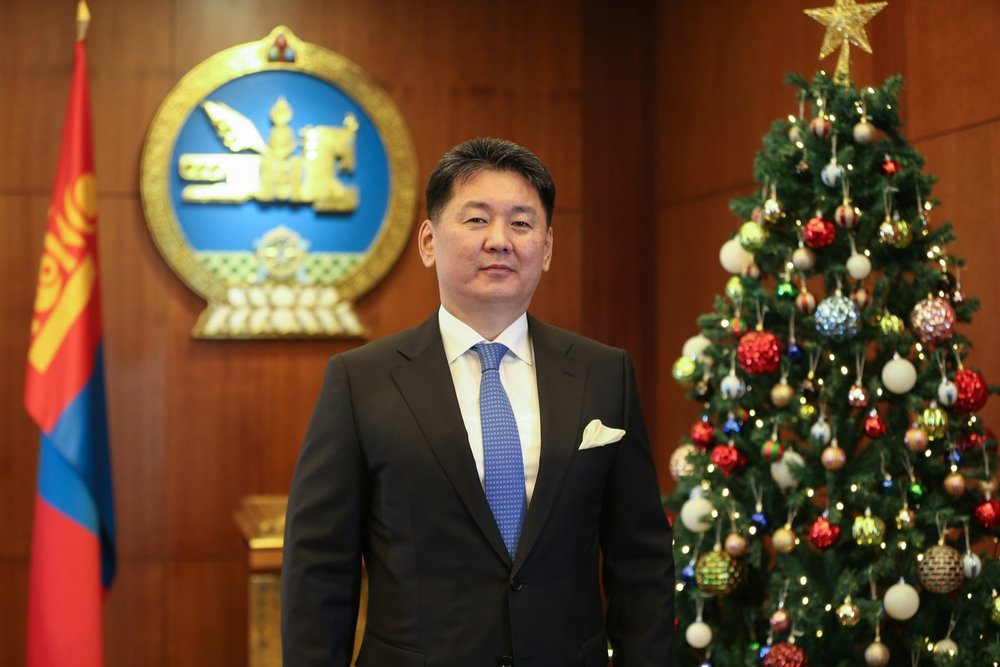 Төрийн тэргүүн он солигдох мөчид үг хэлэх үүрэгтэй Түүнийг нь тасалдуулах эрх хэнд ч байхгүй